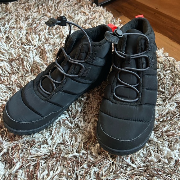 Chaco | Shoes | Chaco Ramble Puff Boots Water Resistant Black Size 6 ...